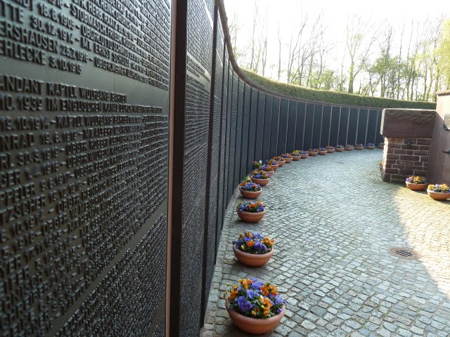 German U-boat memorial at Möltenort – Germany | LandmarkScout