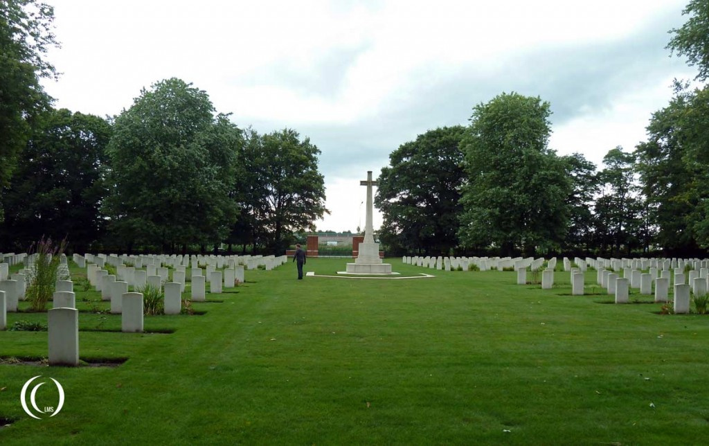 Commonwealth War Graves: Canadian War Cemetery Adegem, Belgium ...