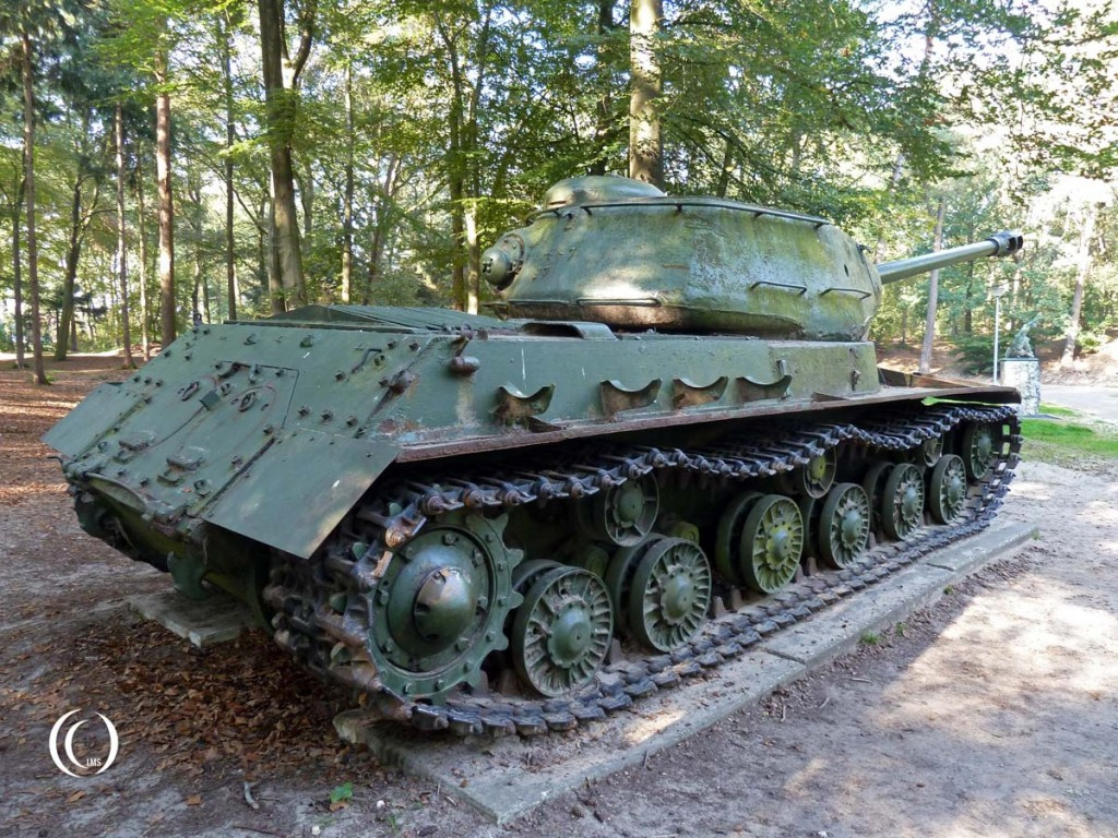 Joseph Stalin IS-2 Tank – Russian Heavy Tank | LandmarkScout