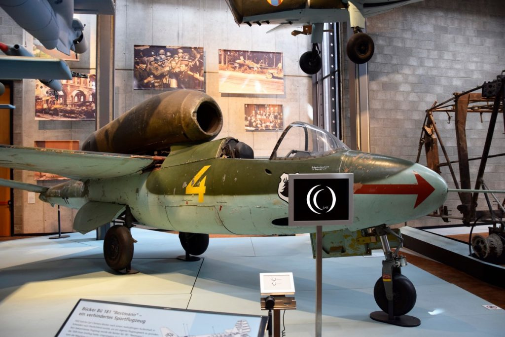 Heinkel He 162 A-2- Volksjäger – Salamander – The Nazi’s Wooden Jet ...