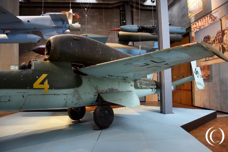 Heinkel He 162 A-2- Volksjäger – Salamander – The Nazi’s Wooden Jet ...