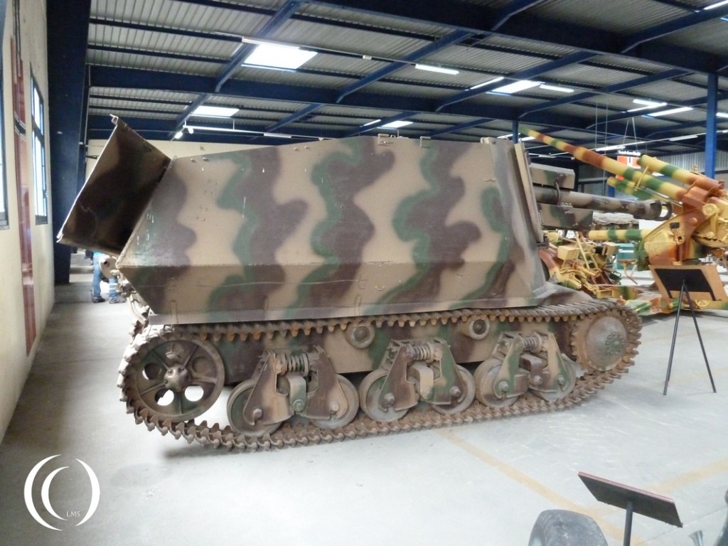 10,5 cm leFH 18 auf Geschützwagen 38H(f) – Self Propelled Artillery ...