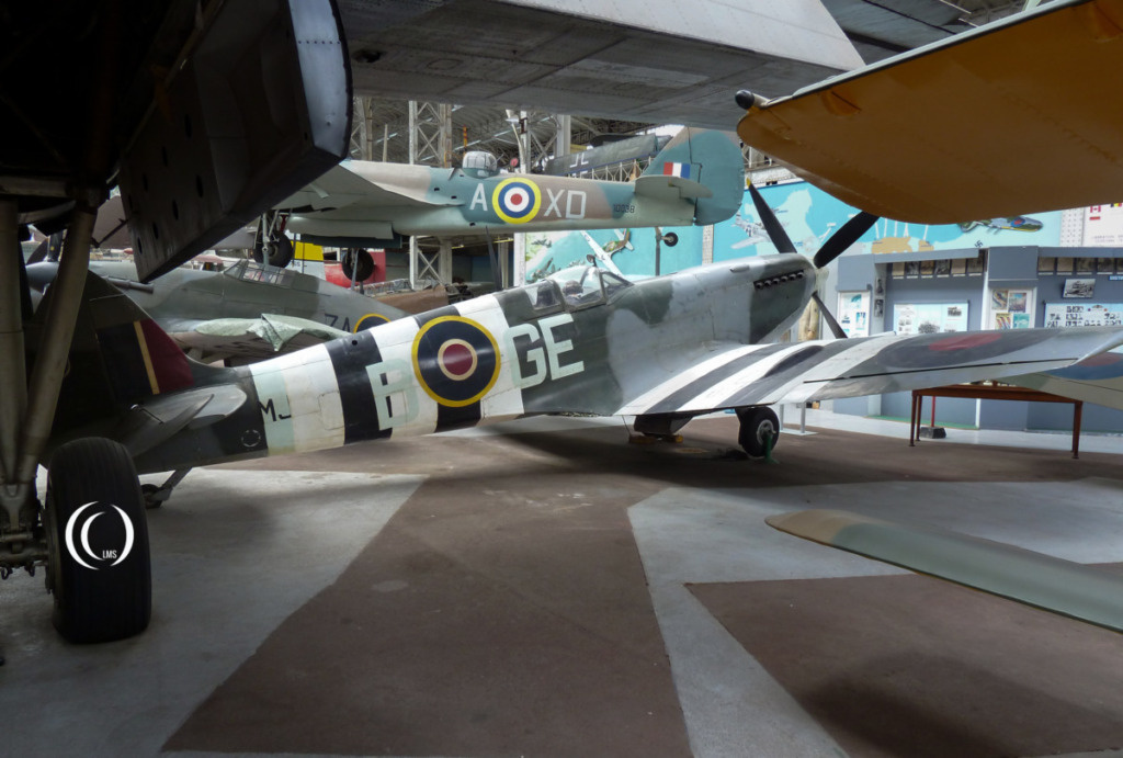Vickers Supermarine Spitfire Mk. IX – British Fighter | LandmarkScout