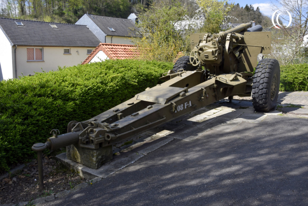 155mm M1 Howitzer on carriage M1A1 – American Medium Artillery Field ...