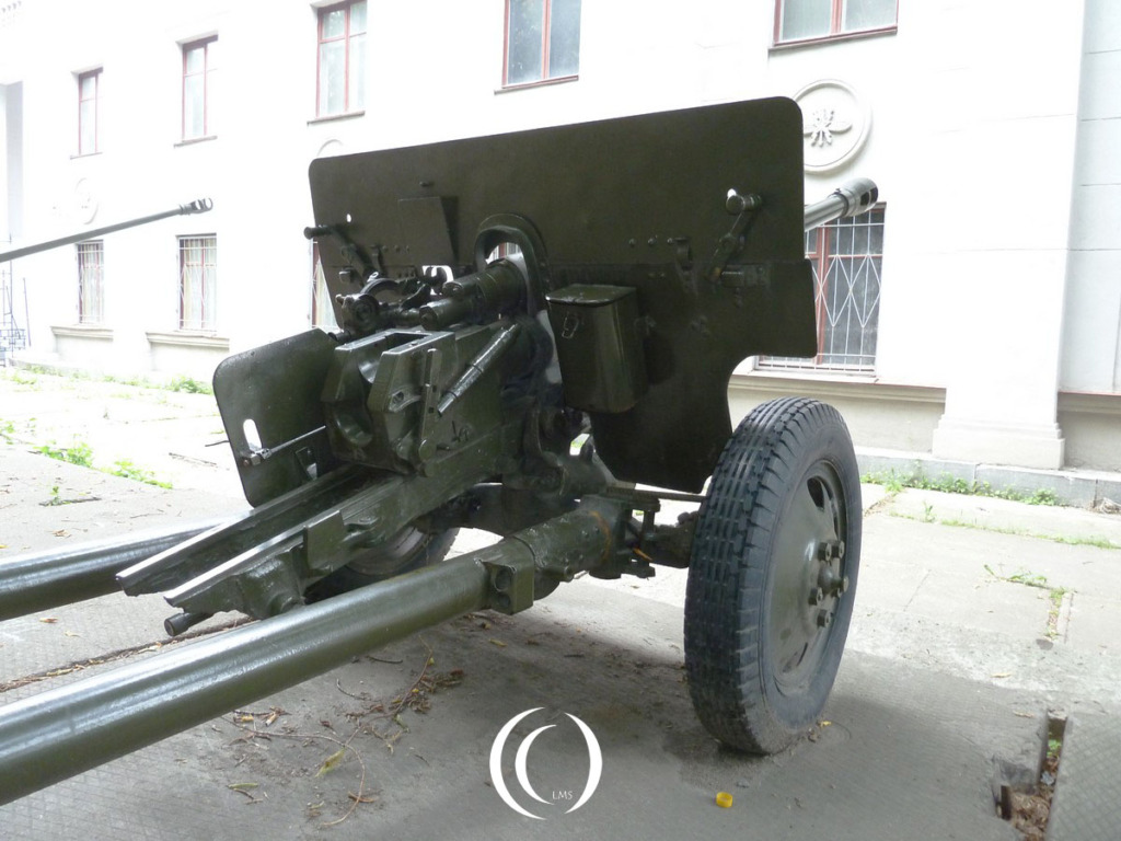 76 mm Divisional Gun M1942 (Zis-3) – Russian Field Gun | LandmarkScout