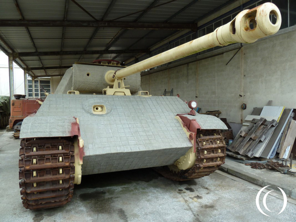 Panzerkampfwagen V Ausführung G – German Panther Tank | LandmarkScout
