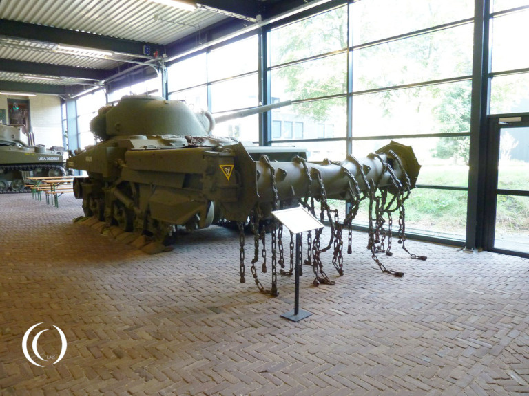 Sherman Crab – Mine Flail tank based on a Sherman M4A4 (75) | LandmarkScout