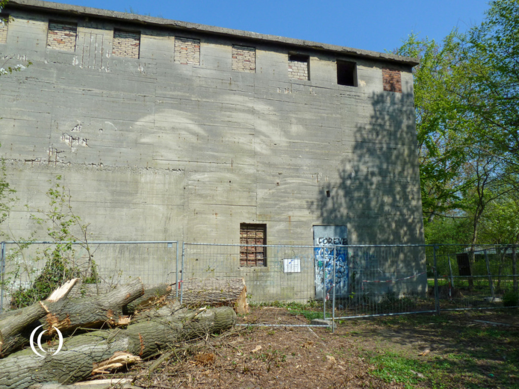 Unknown Bunker – Wilhelmsburg, Hamburg, Germany | LandmarkScout