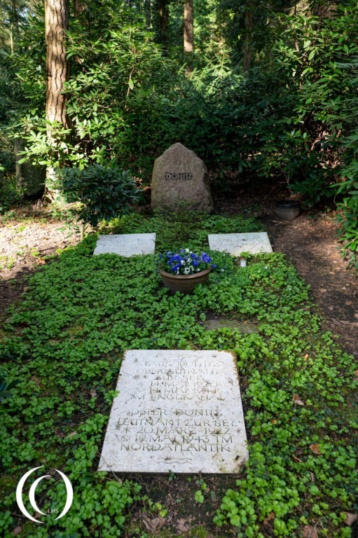 The Grave of Grand Admiral Karl Dönitz – The Last Führer – Waldfriedhof ...