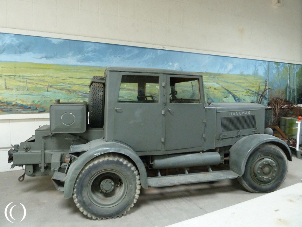 Hanomag SS 100 – German 4×2 Heavy Tractor | LandmarkScout