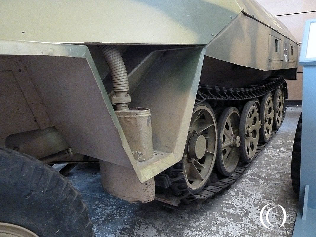 Sd.Kfz. 251/9 Medium Armored Halftrack with 7.5 cm KwK 37 cannon ...