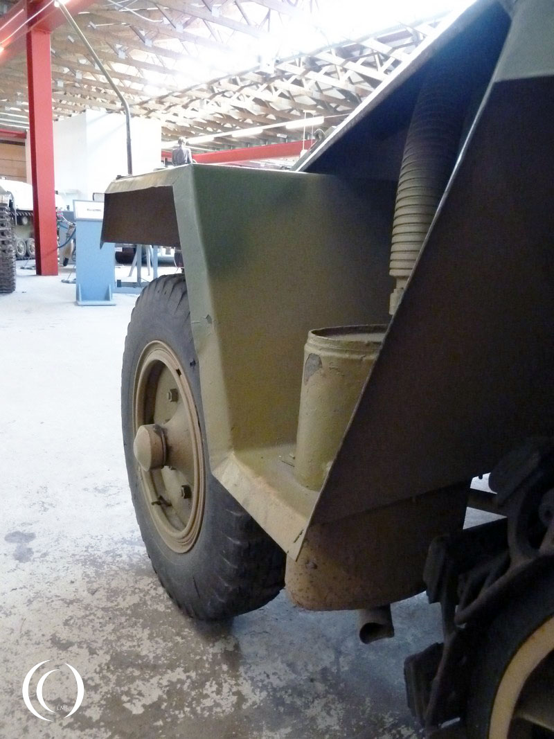 Sd.Kfz. 251/9 Medium Armored Halftrack with 7.5 cm KwK 37 cannon ...