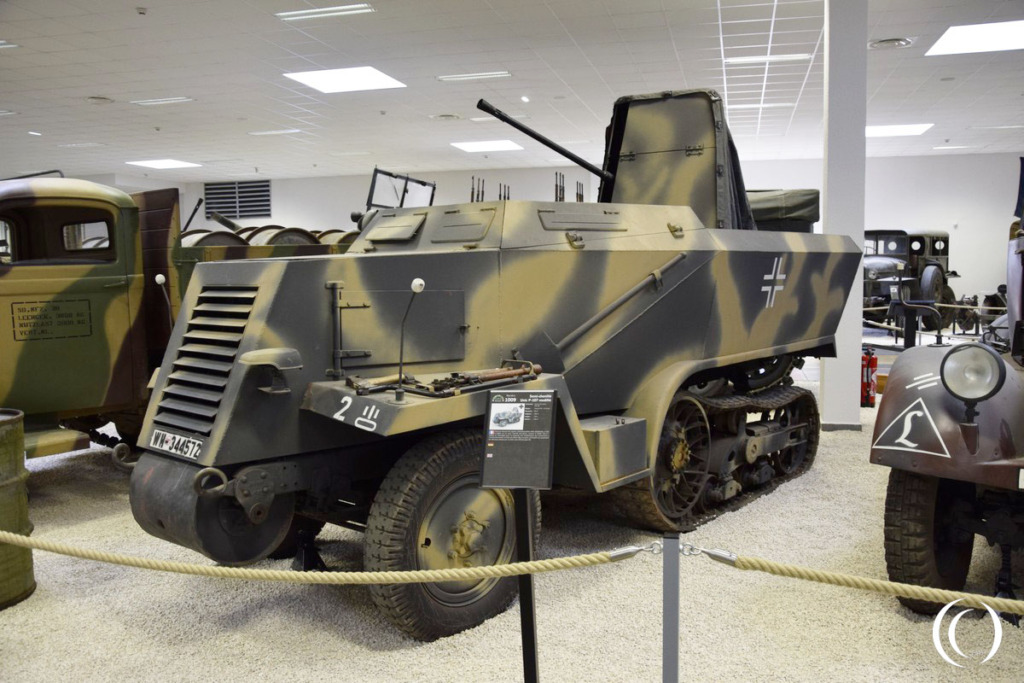 Unic p107 – leichter Zugkraftwagen U304 (f) with Flak 38 Anti-Aircraft ...