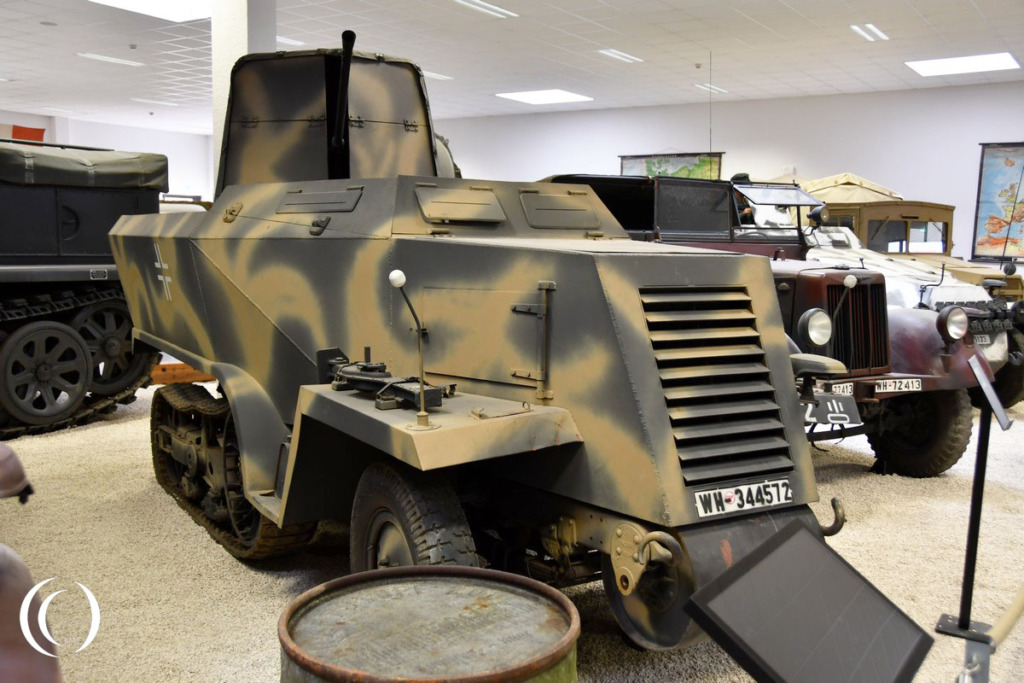 Unic p107 – leichter Zugkraftwagen U304 (f) with Flak 38 Anti-Aircraft ...