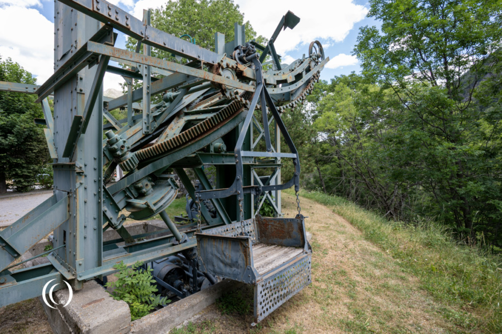 Ouvrage Roche la Croix, Cable Car Mechanism – Meyronnes, Val-d’Oronaye ...