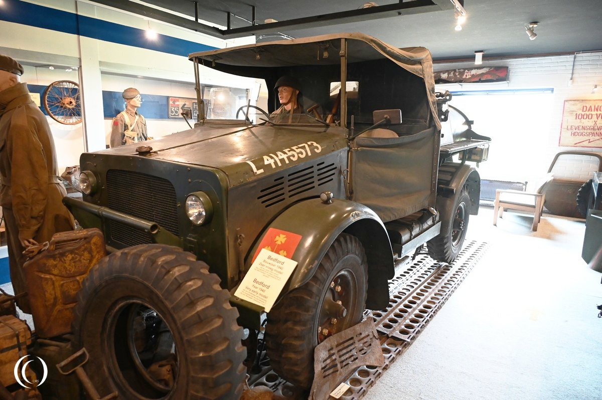 Bedford MWC 4×2 15-cwt Water Tank Truck – British General Service Truck ...