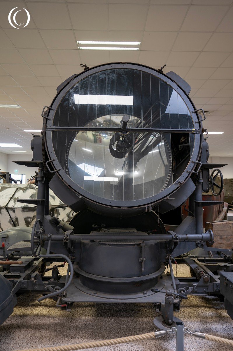 150 cm FlaKscheinwerfer 34 auf Sd.Ah. 104 – German 150 cm Searchlight ...