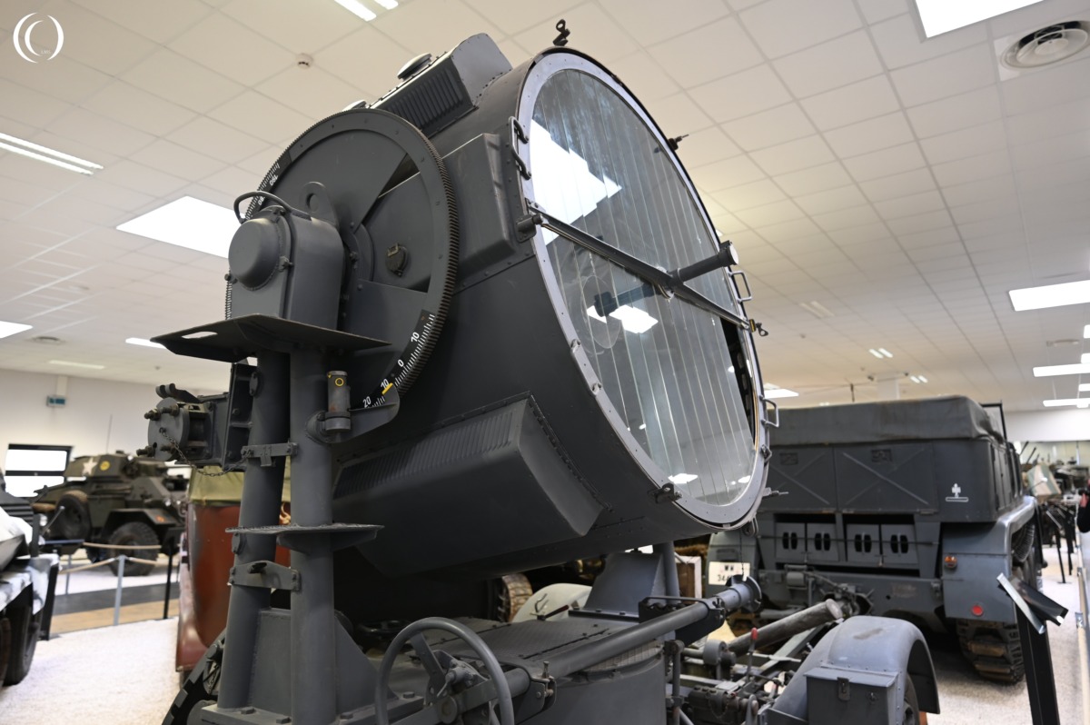 150 cm FlaKscheinwerfer 34 auf Sd.Ah. 104 – German 150 cm Searchlight ...
