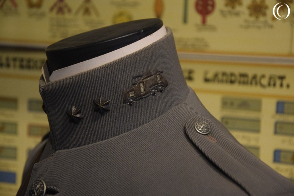 Dutch uniforms for 1st and 2nd squadron of the M36 and M38 armored car ...