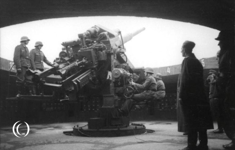 Flugabwehrkanone 12.8 cm FlaK 40/1 – German Heavy Anti-Aircraft ...