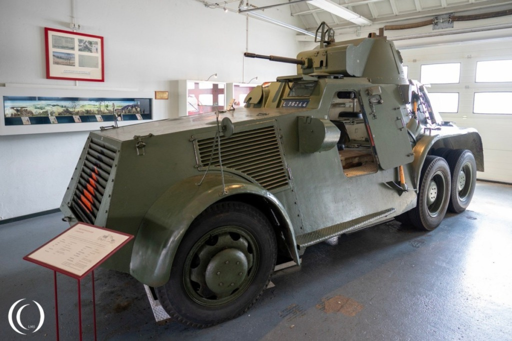 M38 – Landsverk L-180, Dutch Armored Car | LandmarkScout