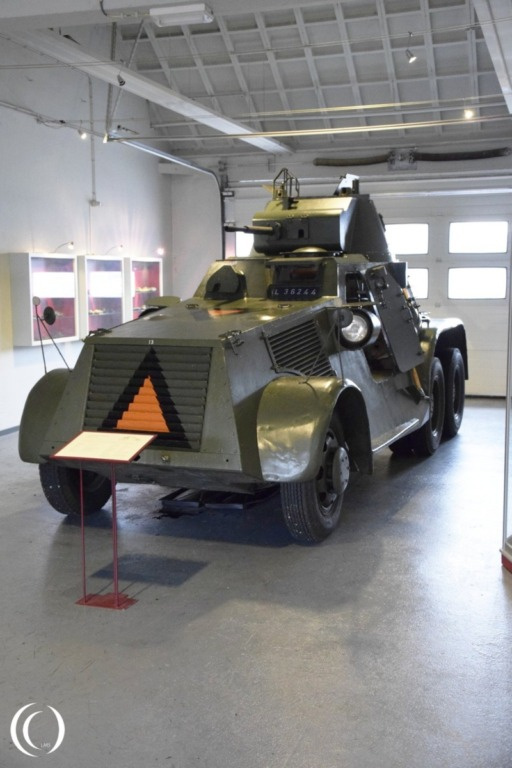 M38 – Landsverk L-180, Dutch Armored Car | LandmarkScout