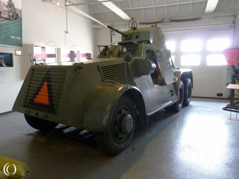 M38 – Landsverk L-180, Dutch Armored Car | LandmarkScout