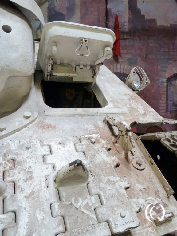 SU-100 with D-10S 100mm Gun – Soviet Tank Destroyer | LandmarkScout