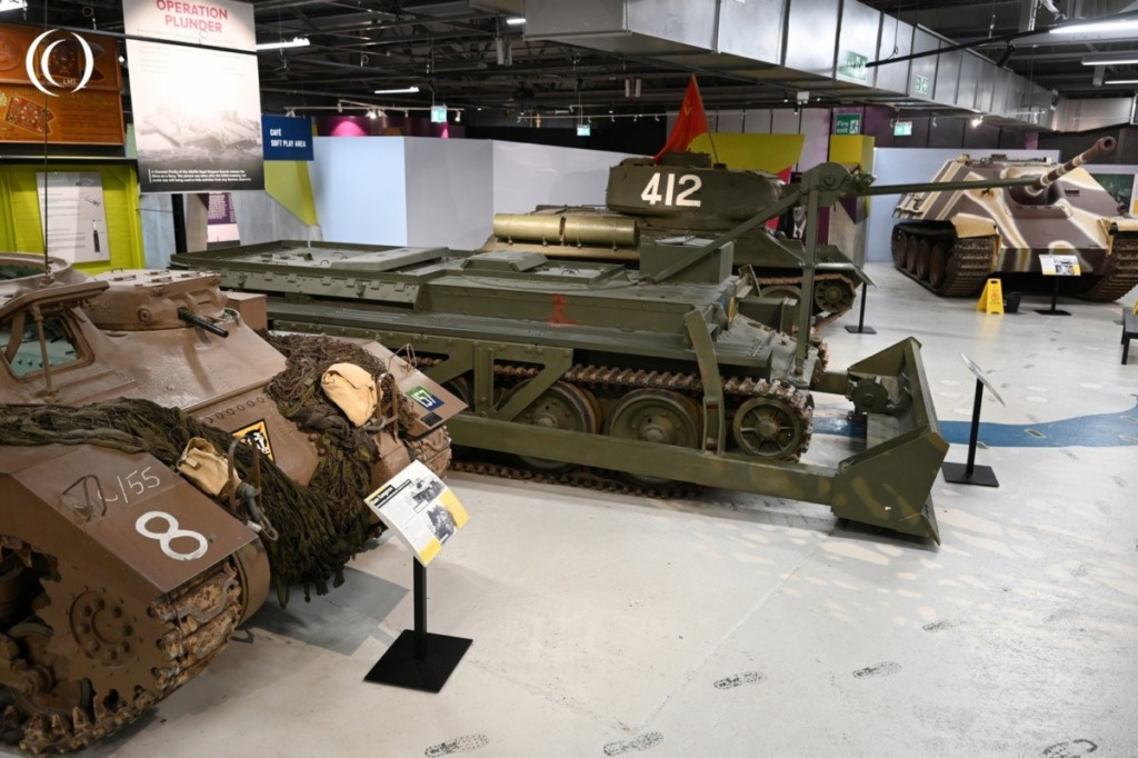 Centaur Dozer based on the Tank, Cruiser, Mk VIII, Centaur A27L ...
