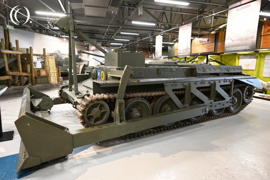 Centaur Dozer based on the Tank, Cruiser, Mk VIII, Centaur A27L ...
