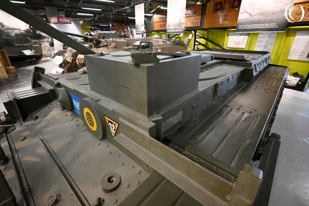Centaur Dozer based on the Tank, Cruiser, Mk VIII, Centaur A27L ...